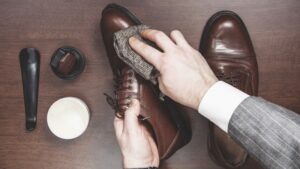 How to Remove Creases from Leather Shoes – 4 Efficient Methods ...